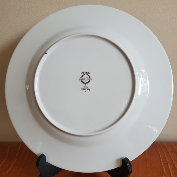 Noritake | Dining | Noritake Halifax 7729 Dinner Plate 58 | Poshmark
